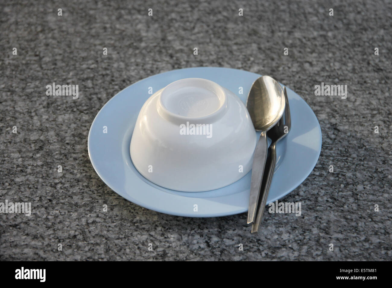 Spoon and plate in restaurant hi-res stock photography and images - Alamy