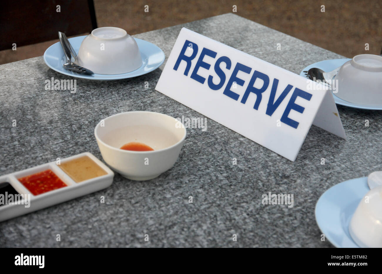 Reserve table hi-res stock photography and images - Alamy