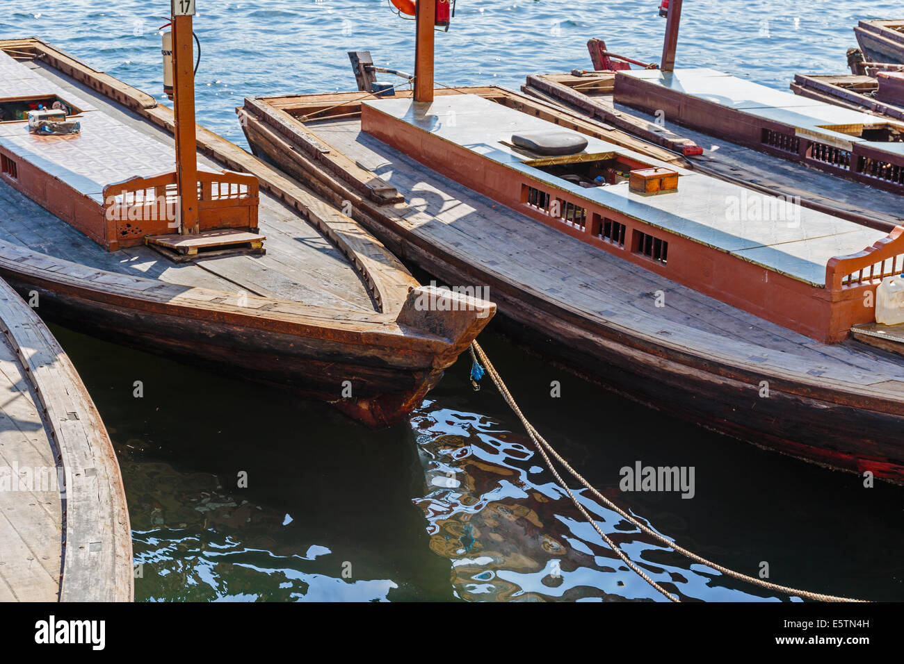 Traditional Abra boat at the pier in Dubai Stock Photo - Alamy