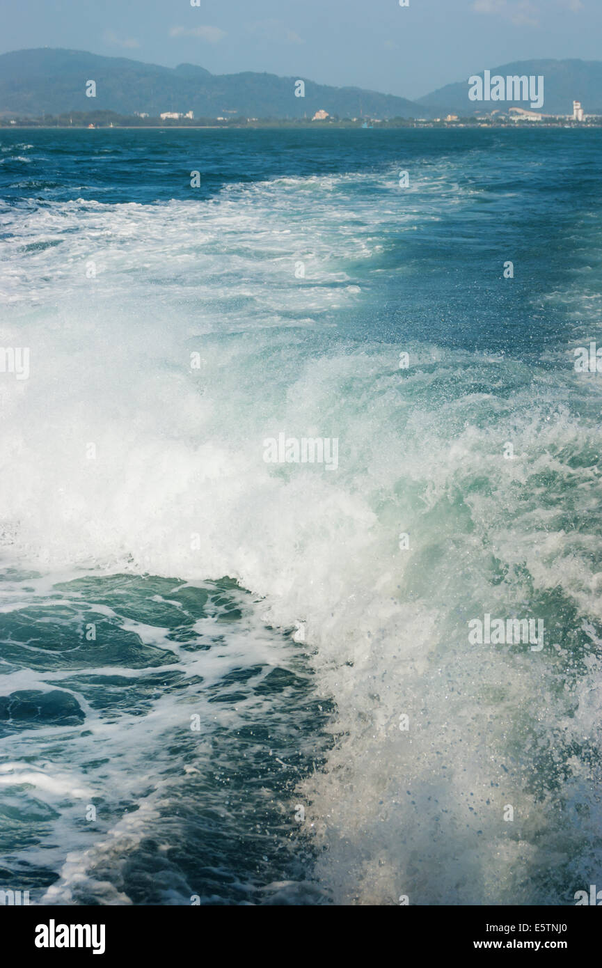 White wake flow hi-res stock photography and images - Alamy
