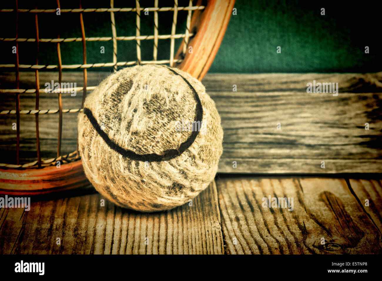 Broken tennis racket hi-res stock photography and images - Alamy