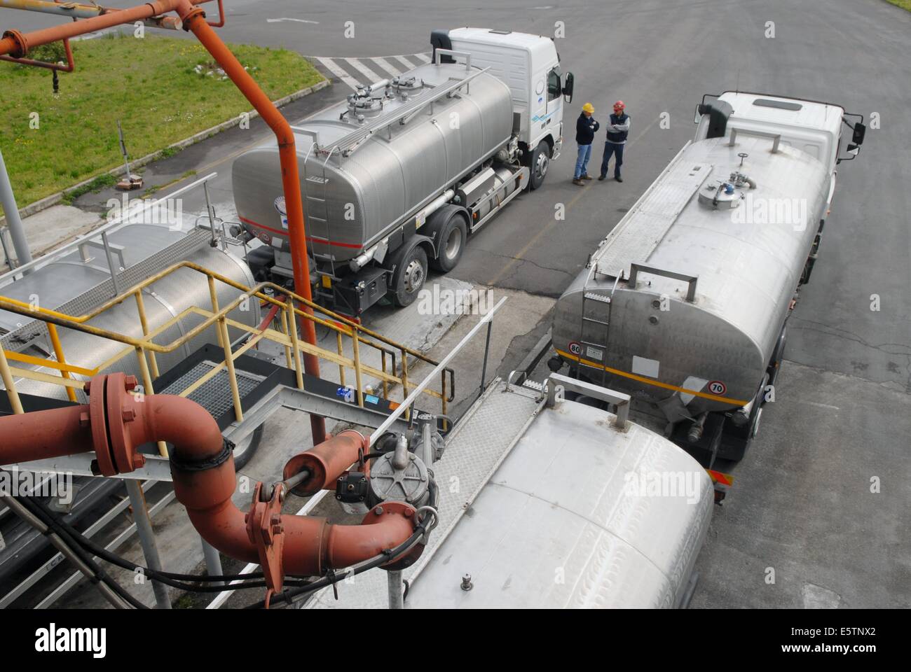 Biofuel production tanker hi-res stock photography and images - Alamy