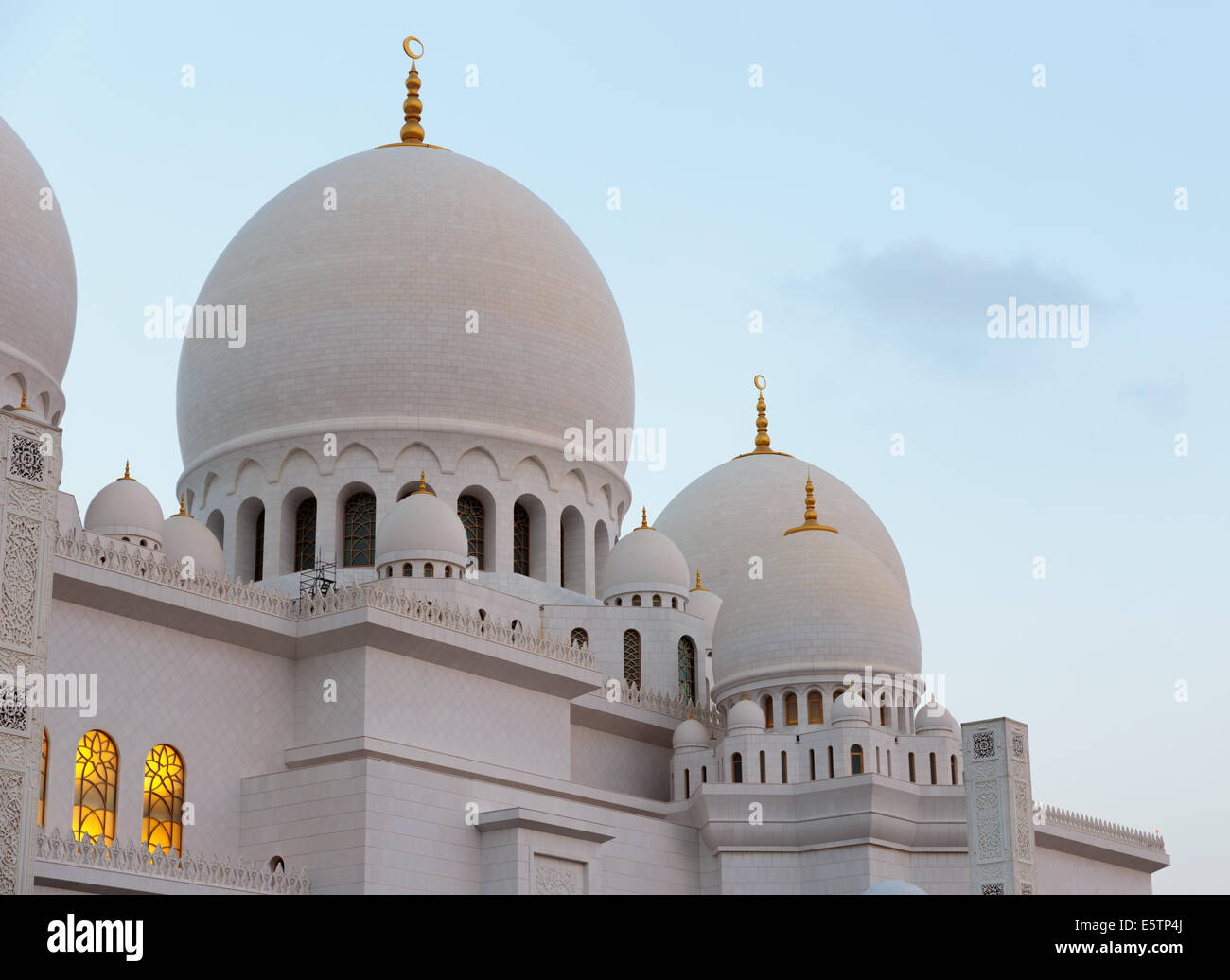 Side view sheikh zayed grand hi-res stock photography and images - Alamy