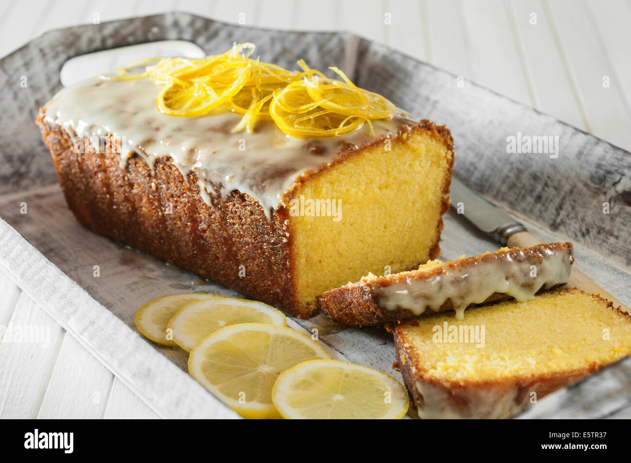 Lemon drizzle cake Stock Photo - Alamy