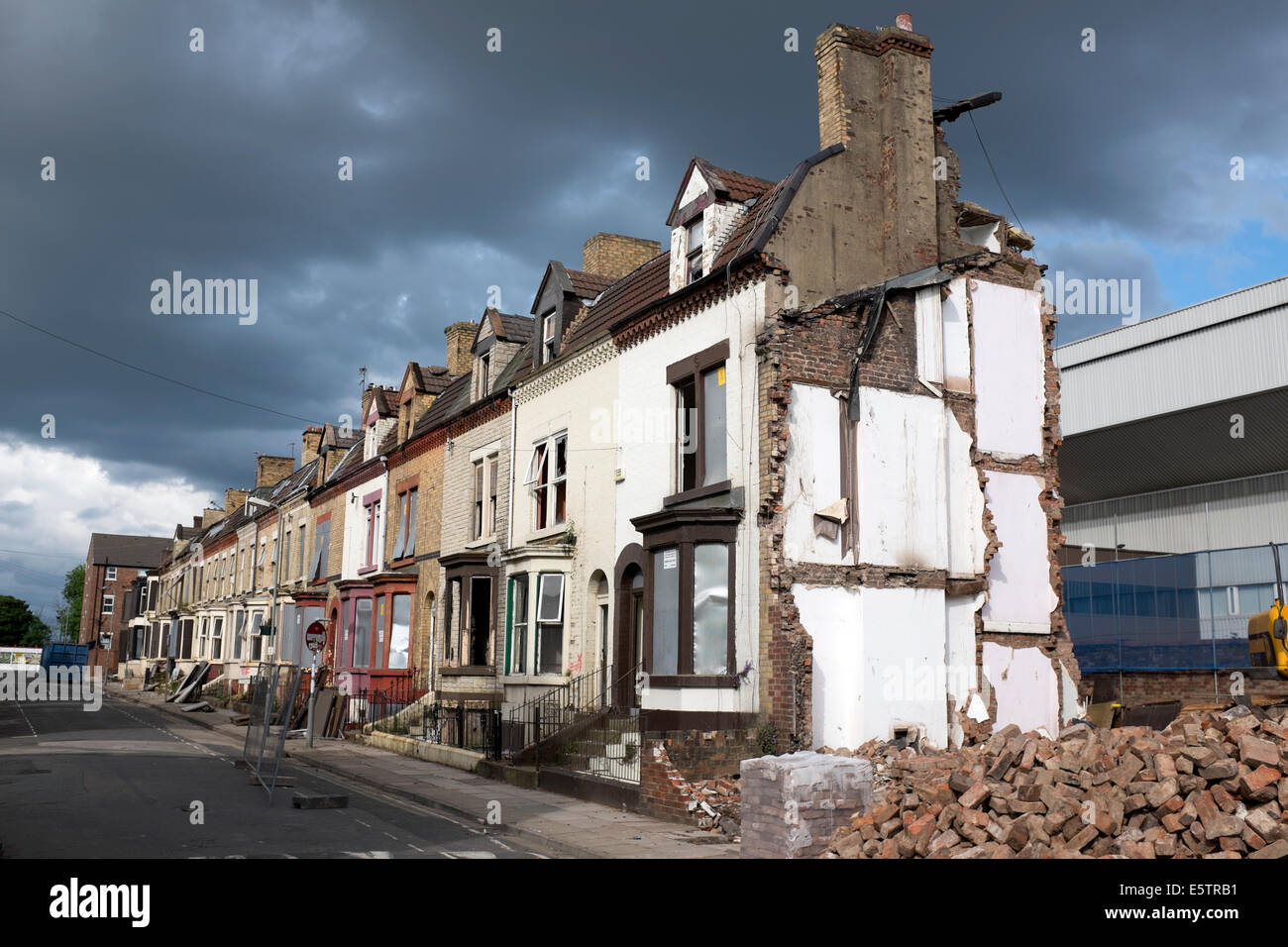 Old terraced houses hi-res stock photography and images - Alamy