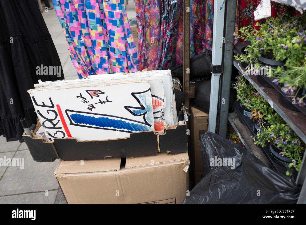 Market stall signs hi-res stock photography and images - Alamy