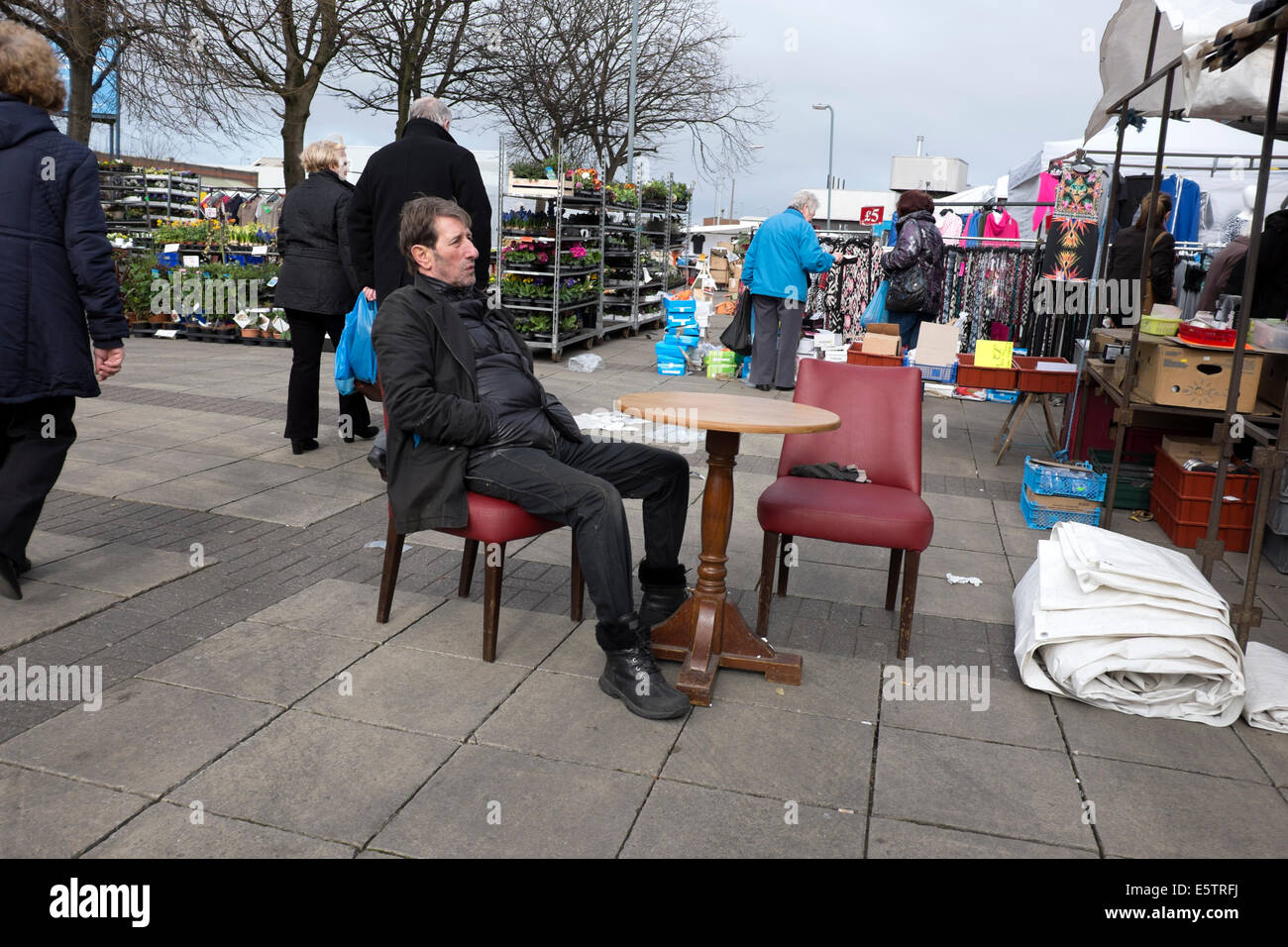 Tired table hi-res stock photography and images - Alamy