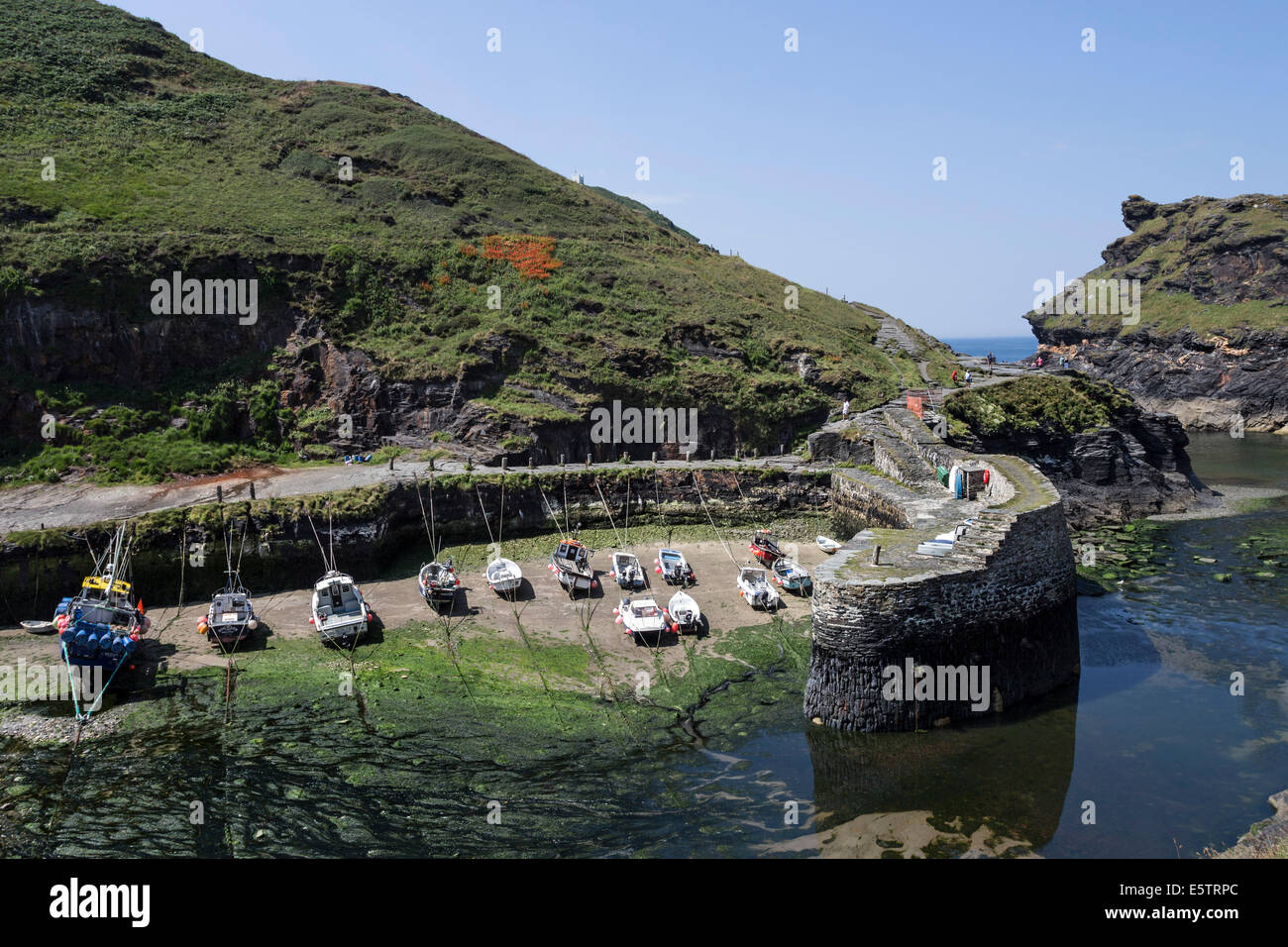 Boscastle harbour hi-res stock photography and images - Alamy