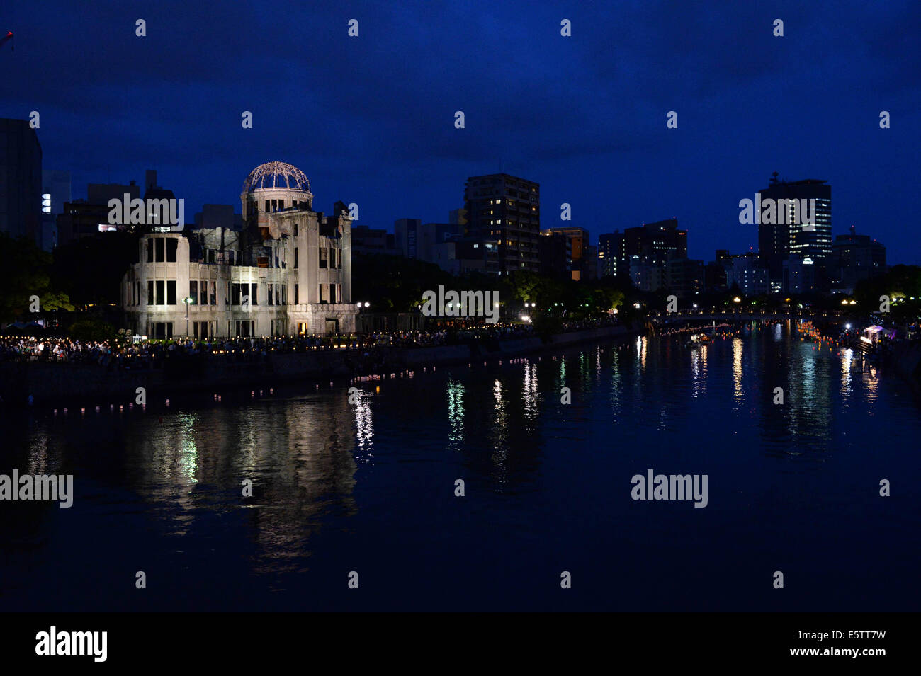 Hiroshima 6th aug 2014 paper hi-res stock photography and images - Alamy
