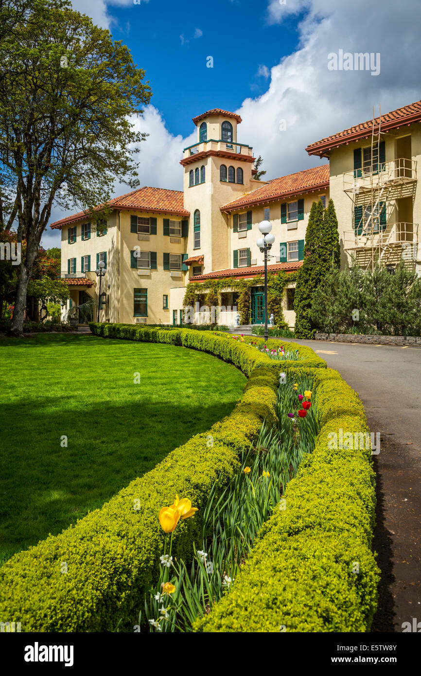 Columbia gorge hotel hi-res stock photography and images - Alamy