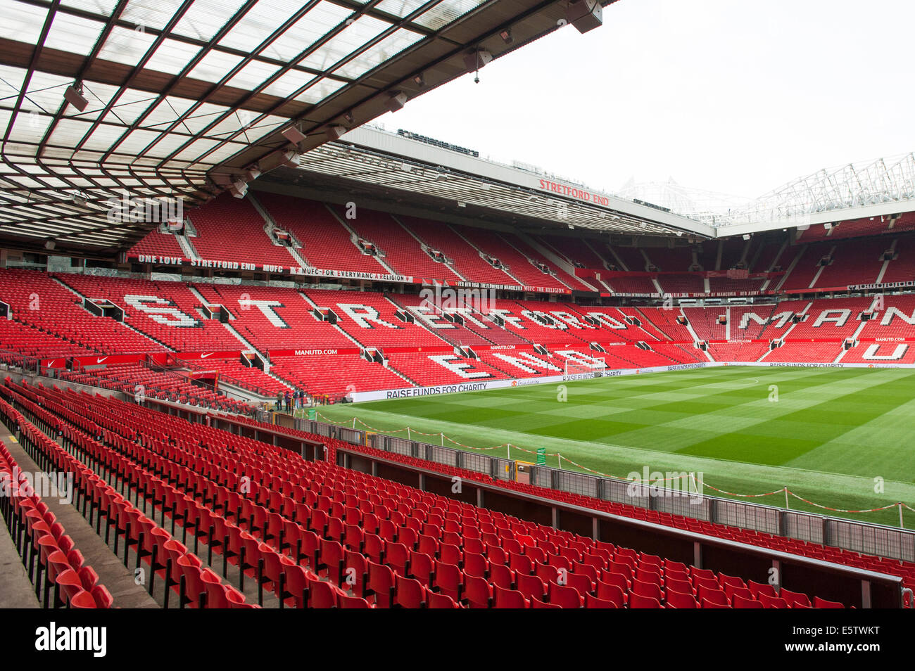 Old trafford mufc hi-res stock photography and images - Alamy