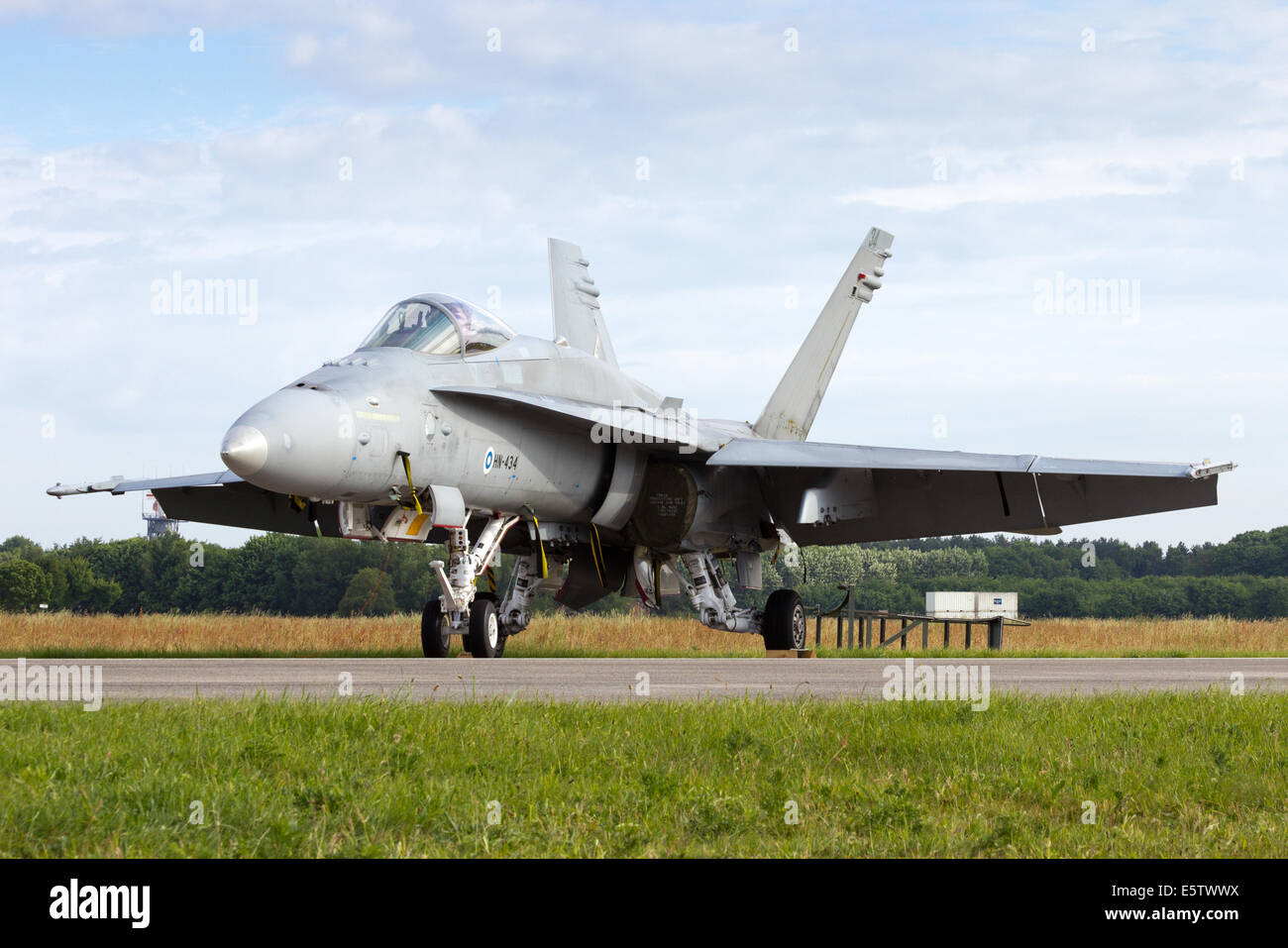 F 18 pilot hi-res stock photography and images - Alamy