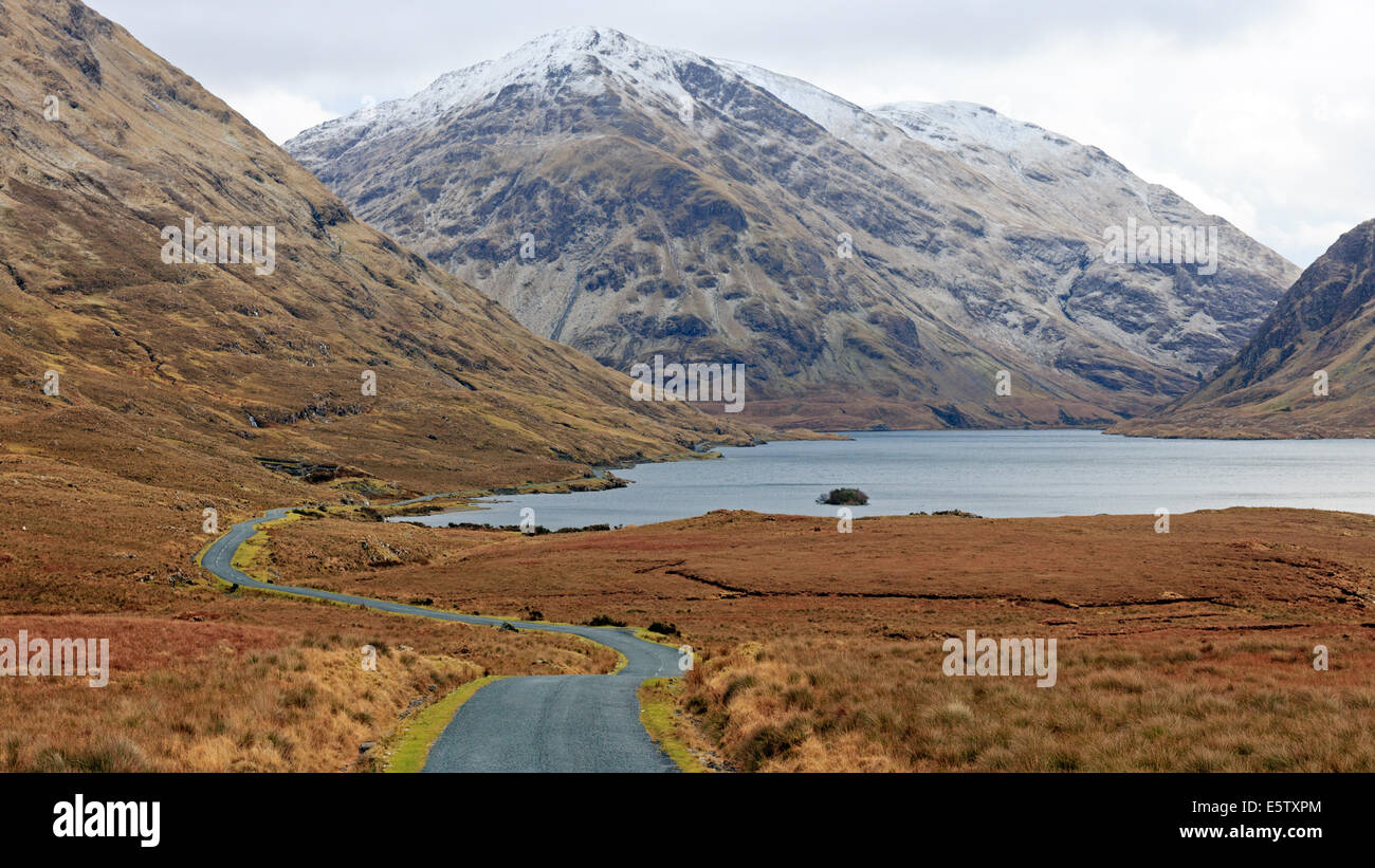 Road mountain ireland hi-res stock photography and images - Alamy