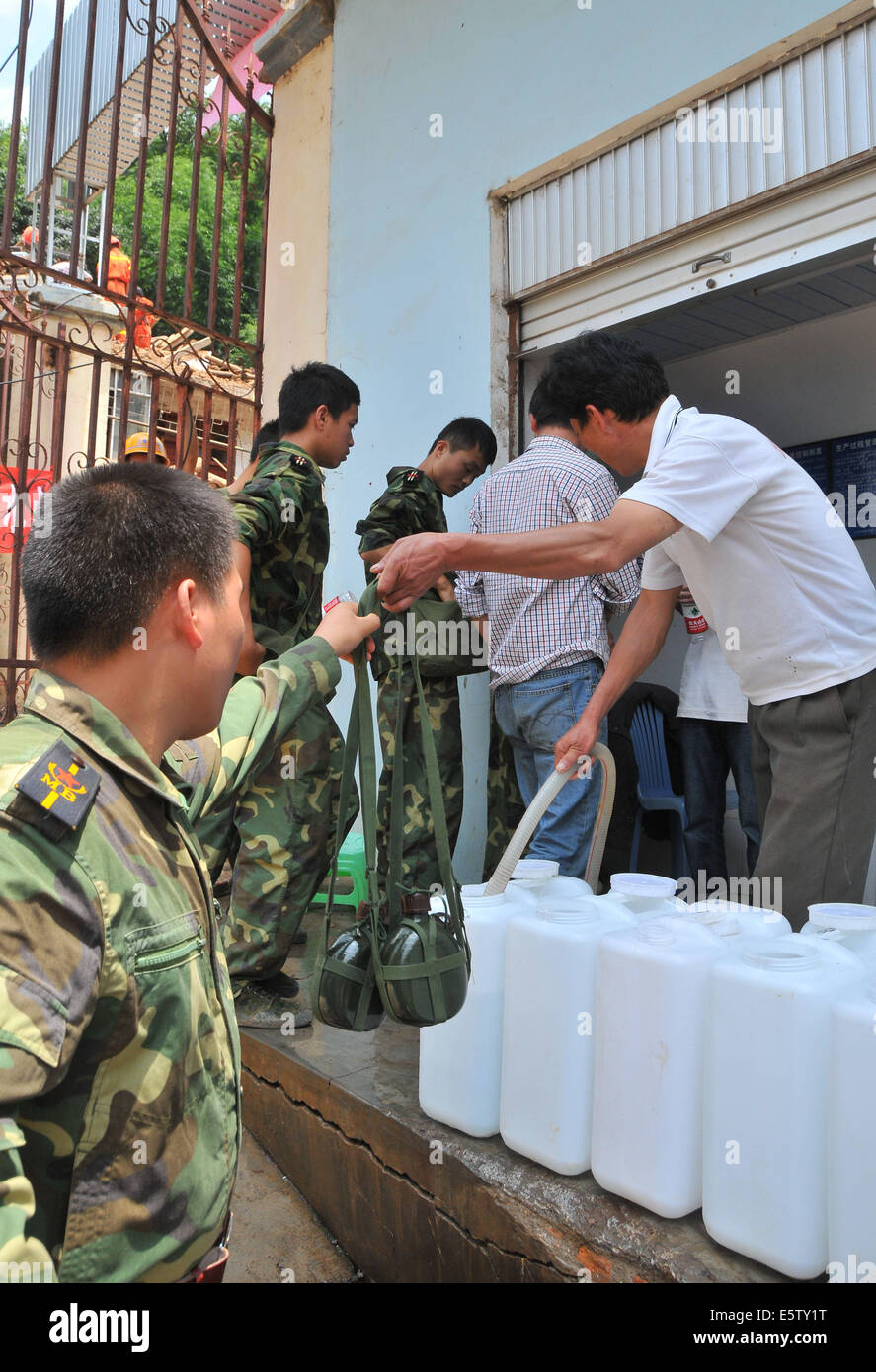 Direct drinking water hi-res stock photography and images - Alamy
