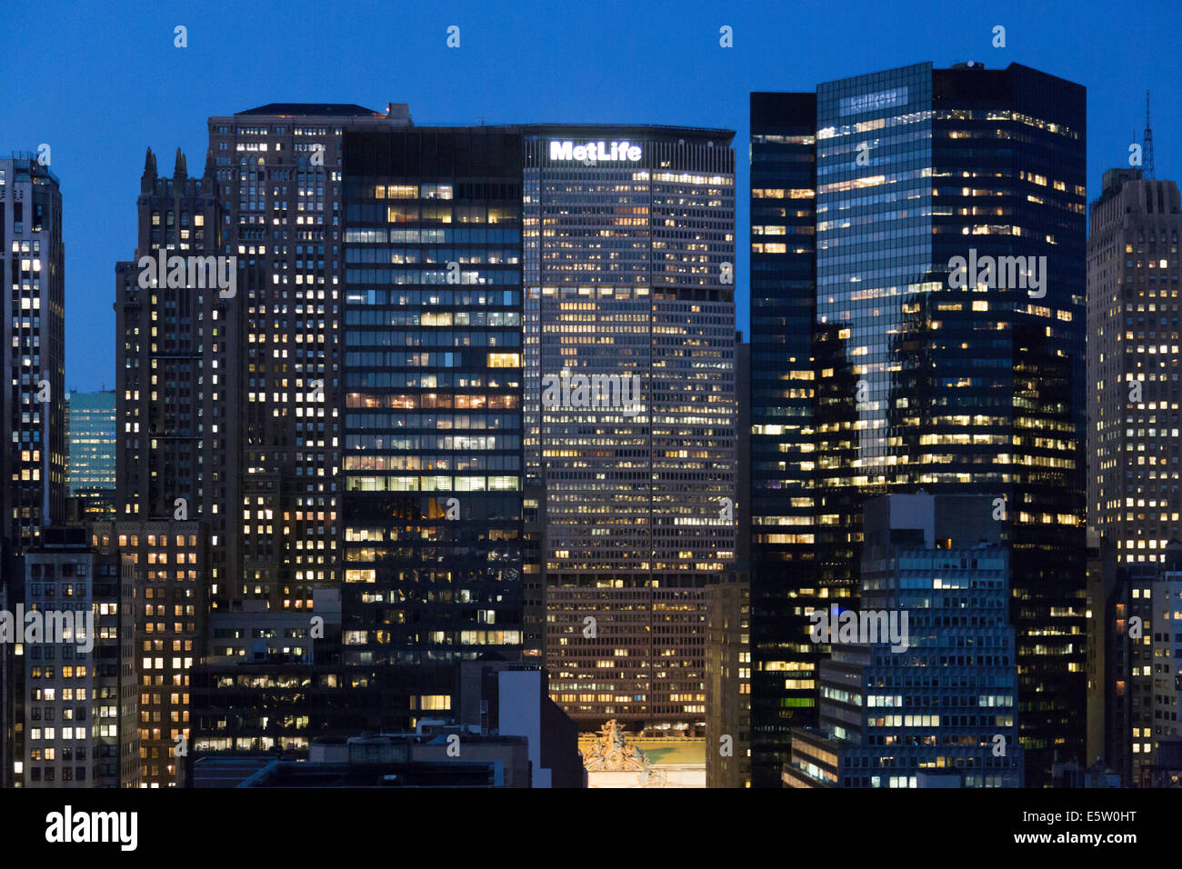 Skyline of Midtown Manhattan at Dusk, NYC Stock Photo - Alamy