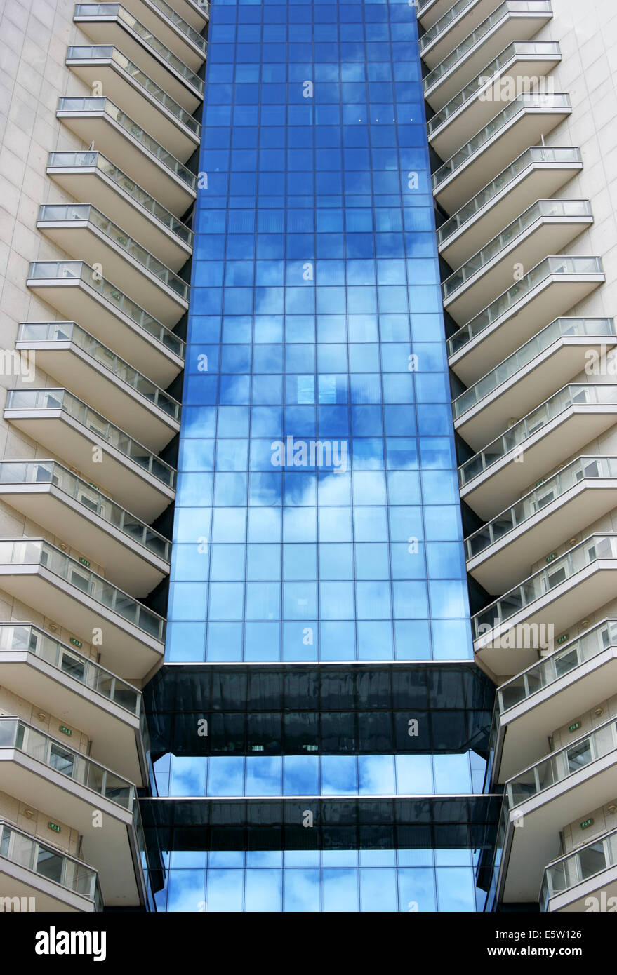 Tall shiny building hi-res stock photography and images - Alamy