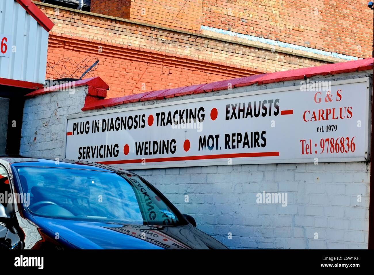 Mot test centre hi-res stock photography and images - Alamy