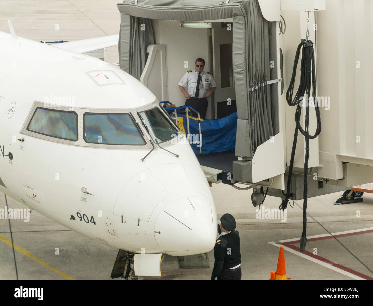 Aircraft at Airport Gate, USA Stock Photo - Alamy