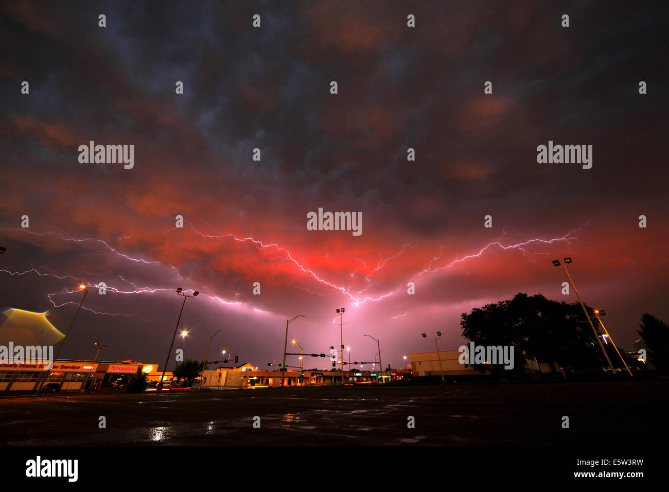 Beautiful lightning bolts hi-res stock photography and images - Alamy