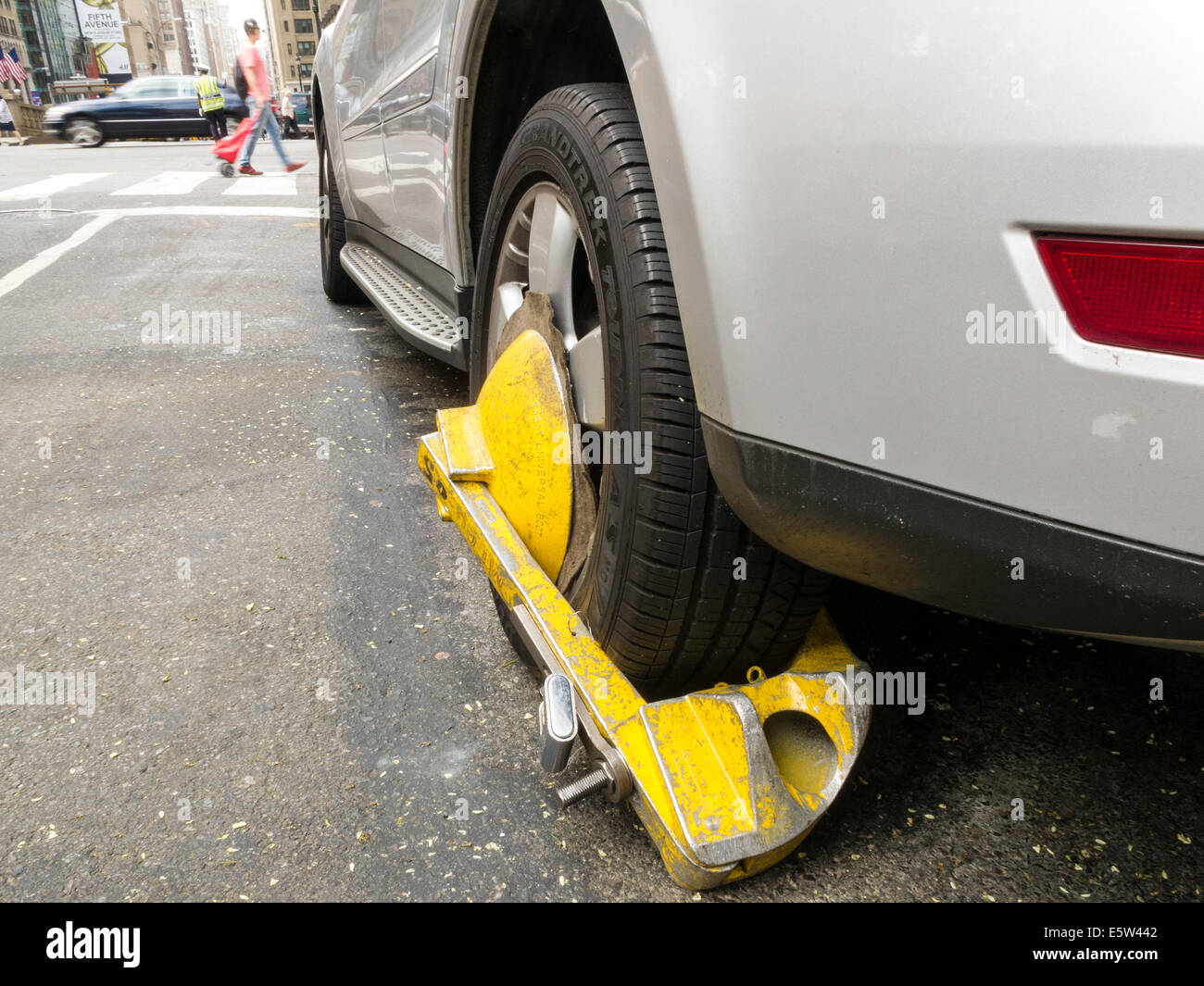 Vehicle wheel hi-res stock photography and images - Alamy