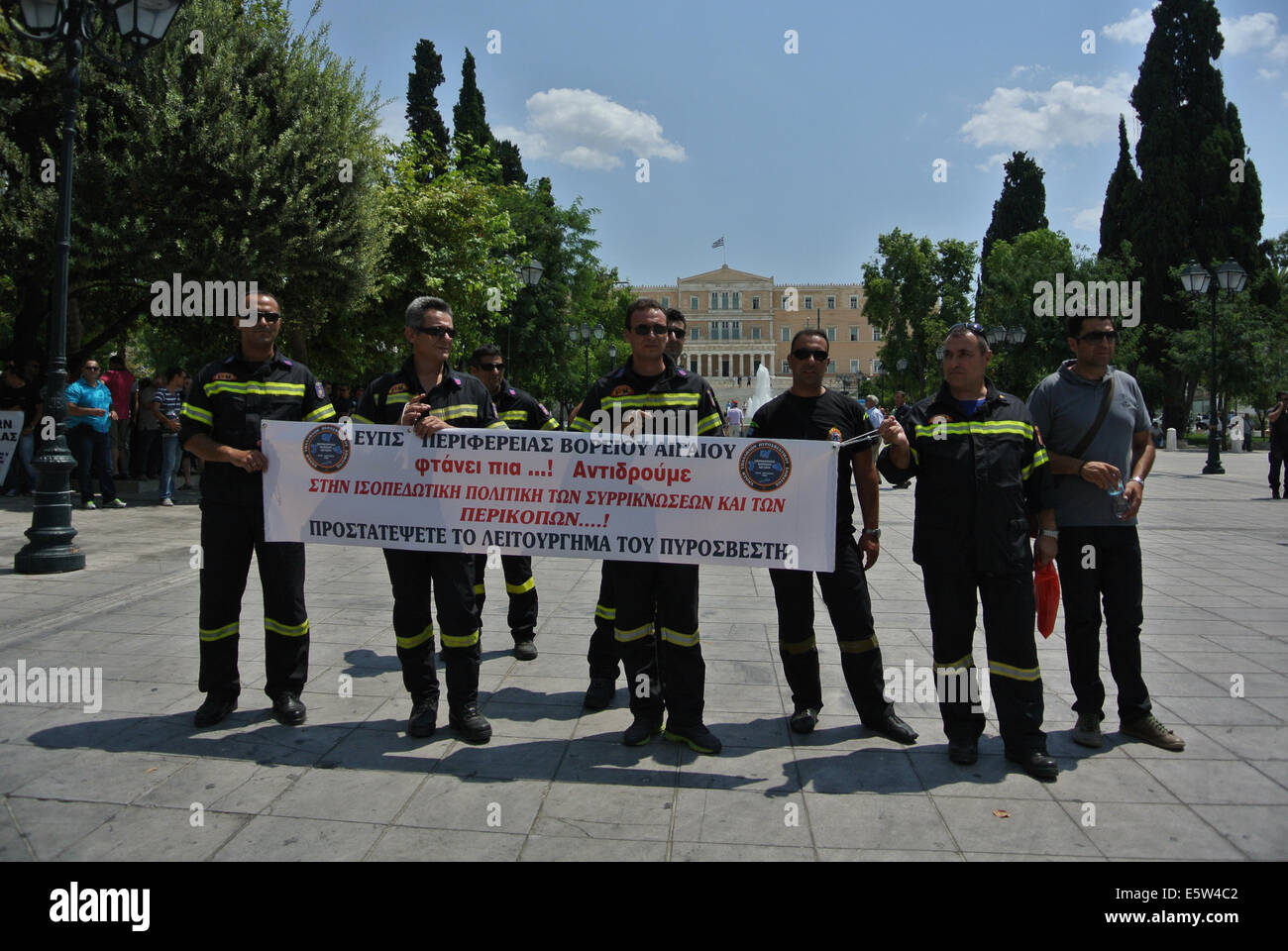 Greek firefighter hi-res stock photography and images - Alamy