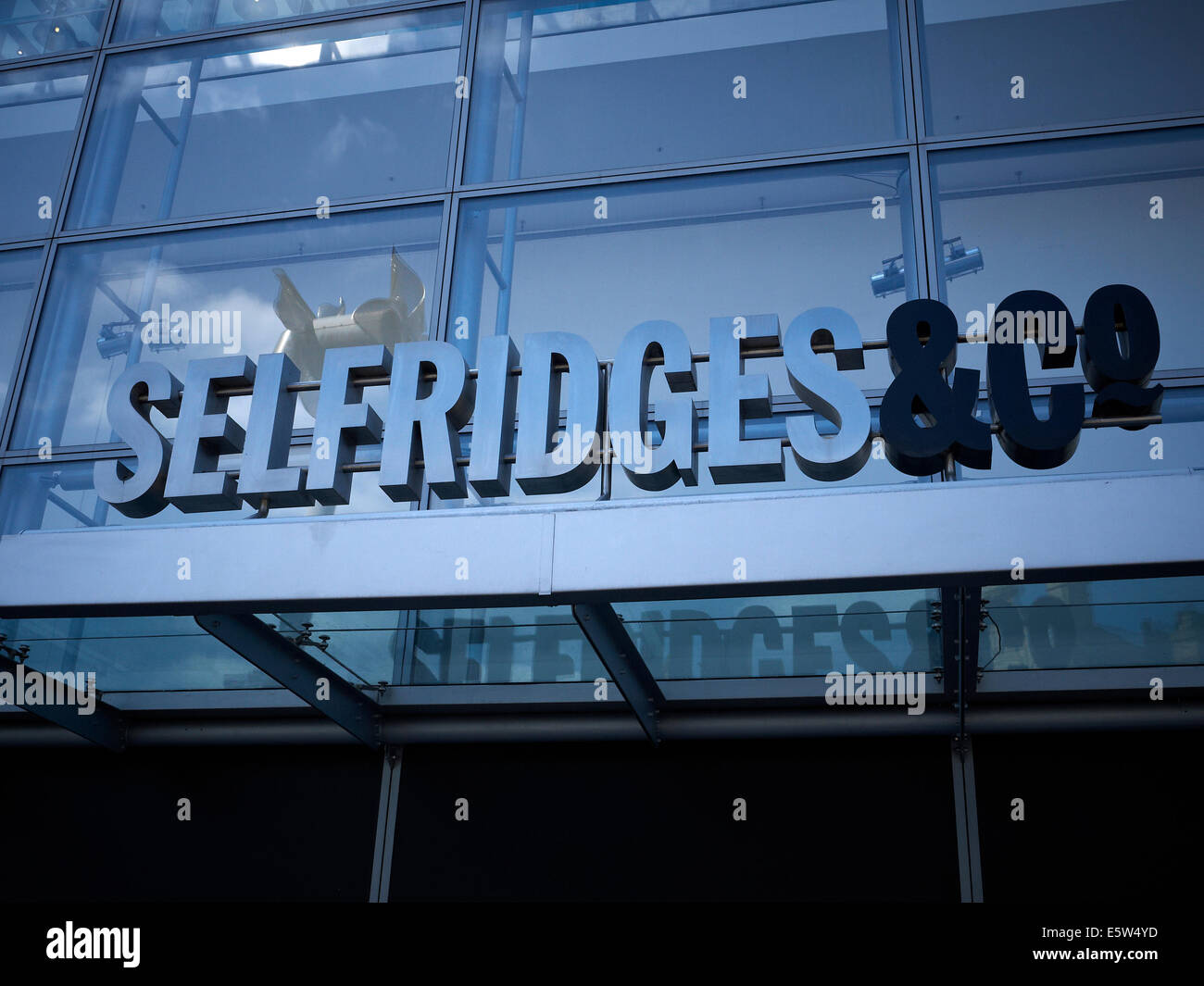 Selfridges logo close up hi-res stock photography and images - Alamy