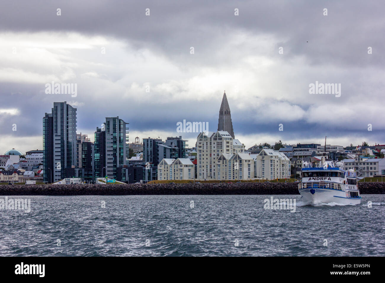 Reykjavik skyline cathedral hi-res stock photography and images - Alamy