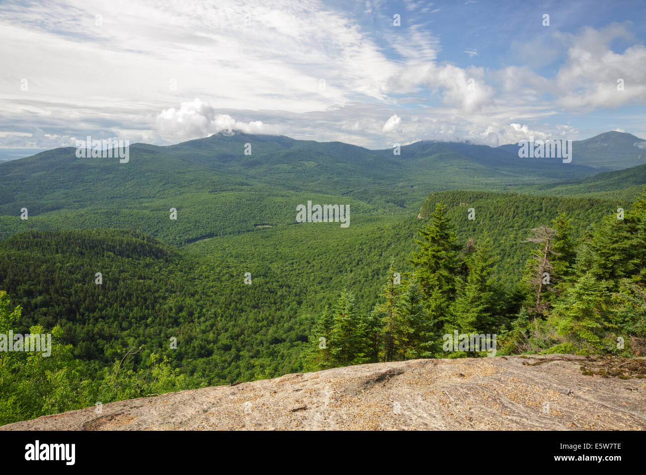 Attitash mountain hi-res stock photography and images - Alamy