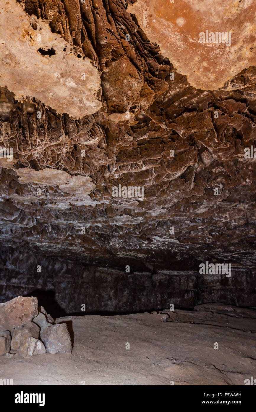 rock and mineral formations inside wind cave, in wind cave national ...