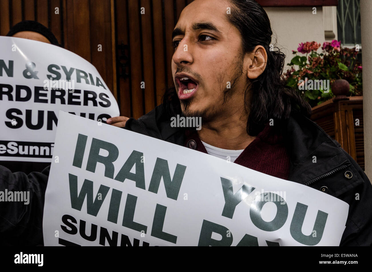 Muslim extremist hi-res stock photography and images - Alamy