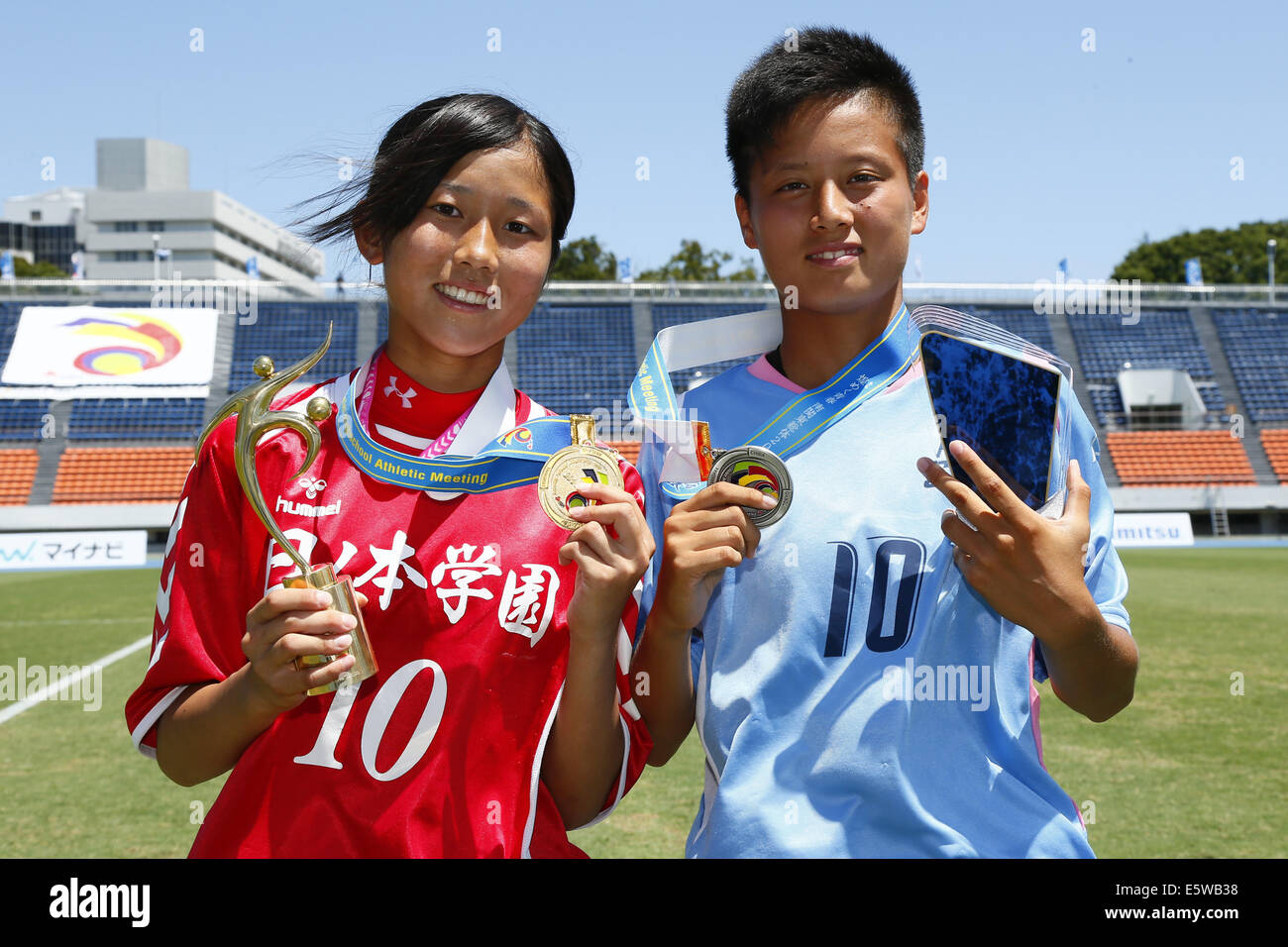 Komazawa Olympic Park Stadium, Tokyo, Japan. 6th Aug, 2014. (L-R) Mei Yasaka (Hinomoto), Mizuki ...