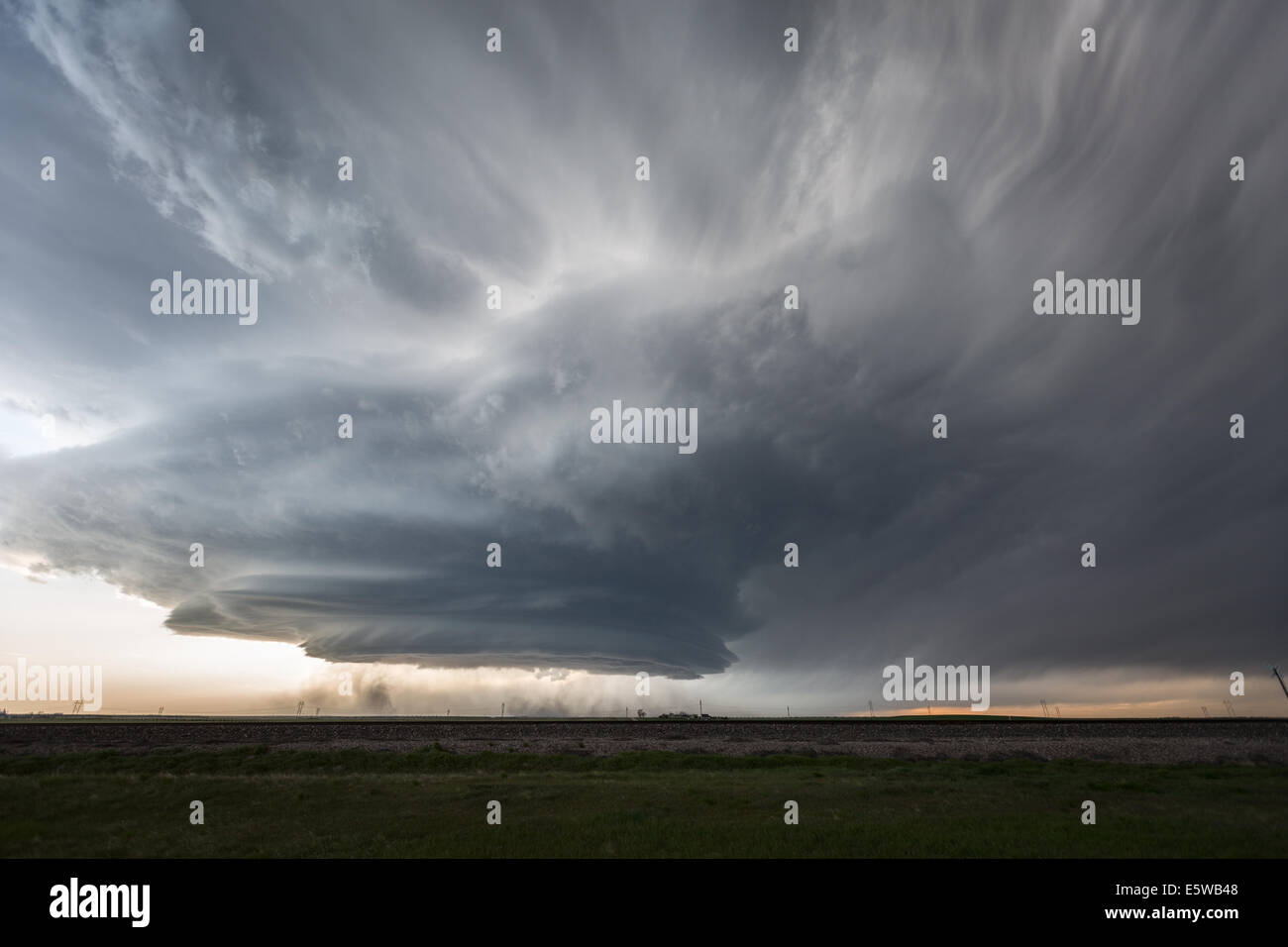 Fall streak cloud hi-res stock photography and images - Alamy