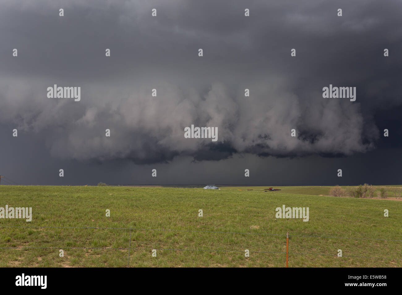 Supercell thunderstorms hi-res stock photography and images - Alamy