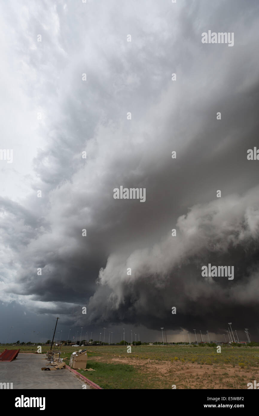 Supercell precipitation storm chase hi-res stock photography and images ...