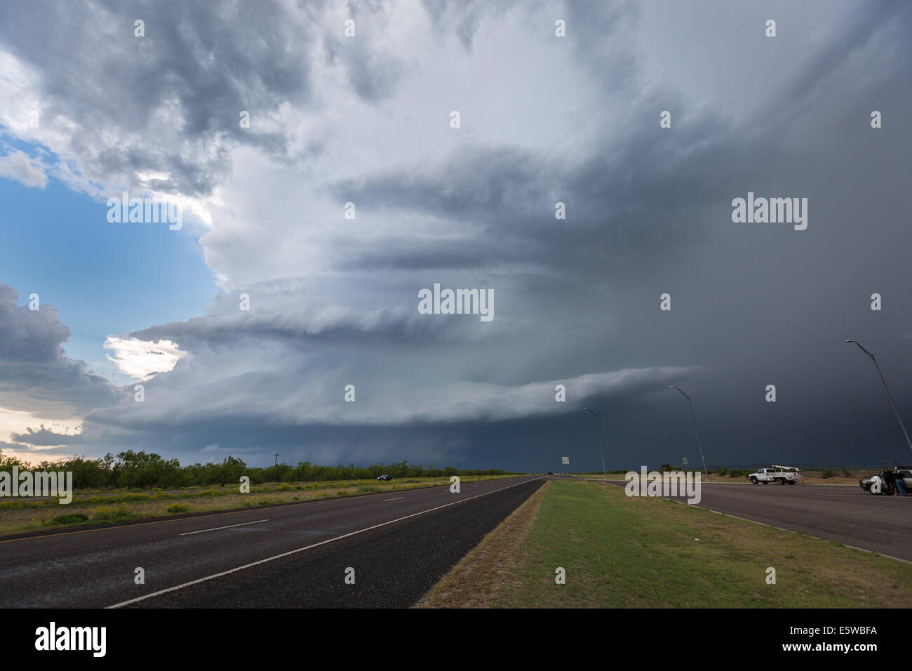 A powerful tornado warned supercell thunderstorm with a large wall ...