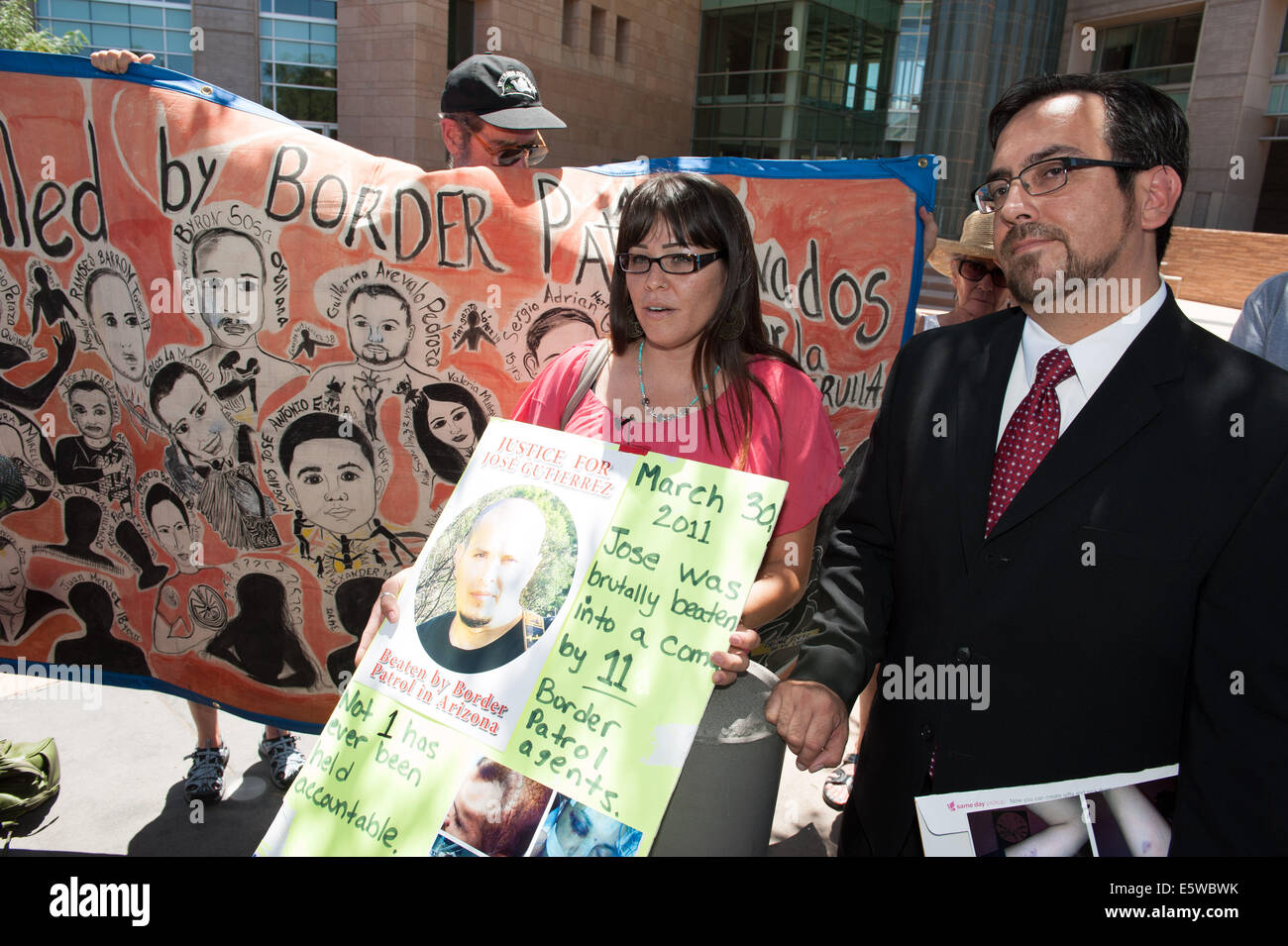Tucson, Arizona, USA. 6th Aug, 2014. SHENA GUTIERREZ, left, and her ...