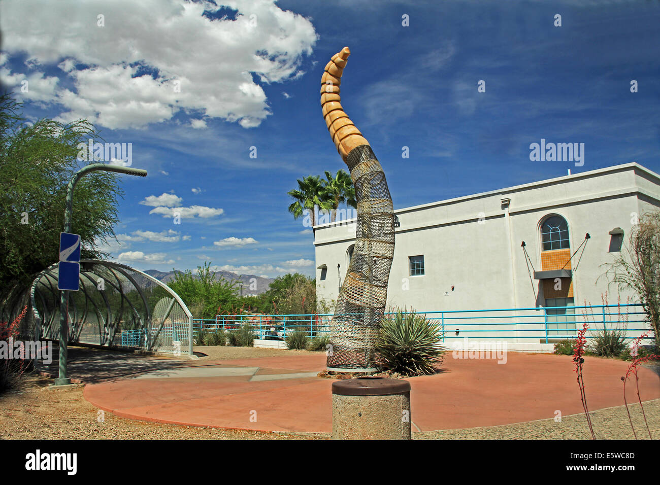 Snake bridge hi-res stock photography and images - Alamy