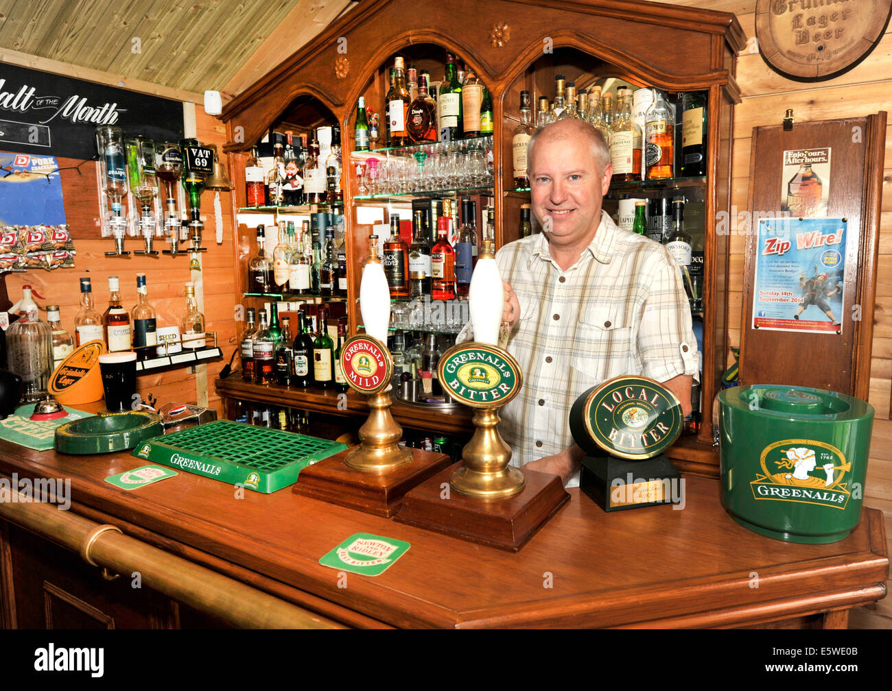 Back garden built pub hi-res stock photography and images - Alamy