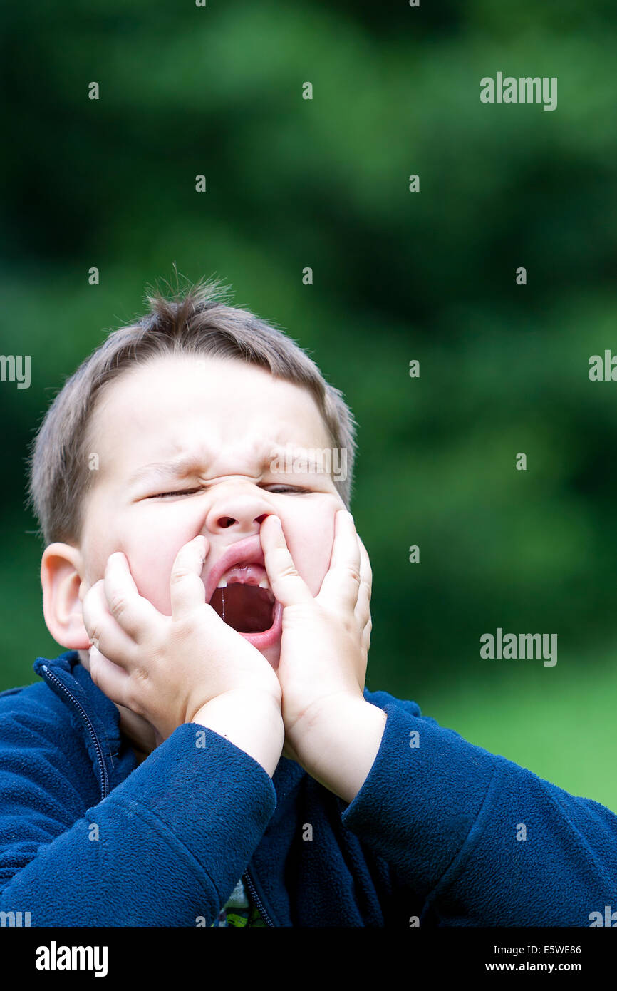 Tooth pain boy hi-res stock photography and images - Alamy