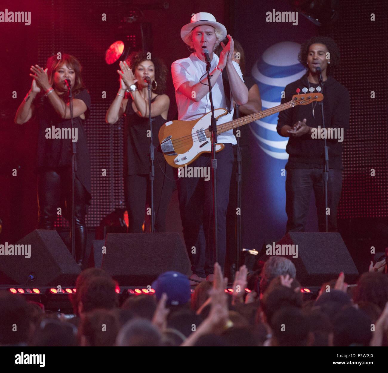Hollywood, California, USA. 6th Aug, 2014. HUGH HARRIS on Stage at ...