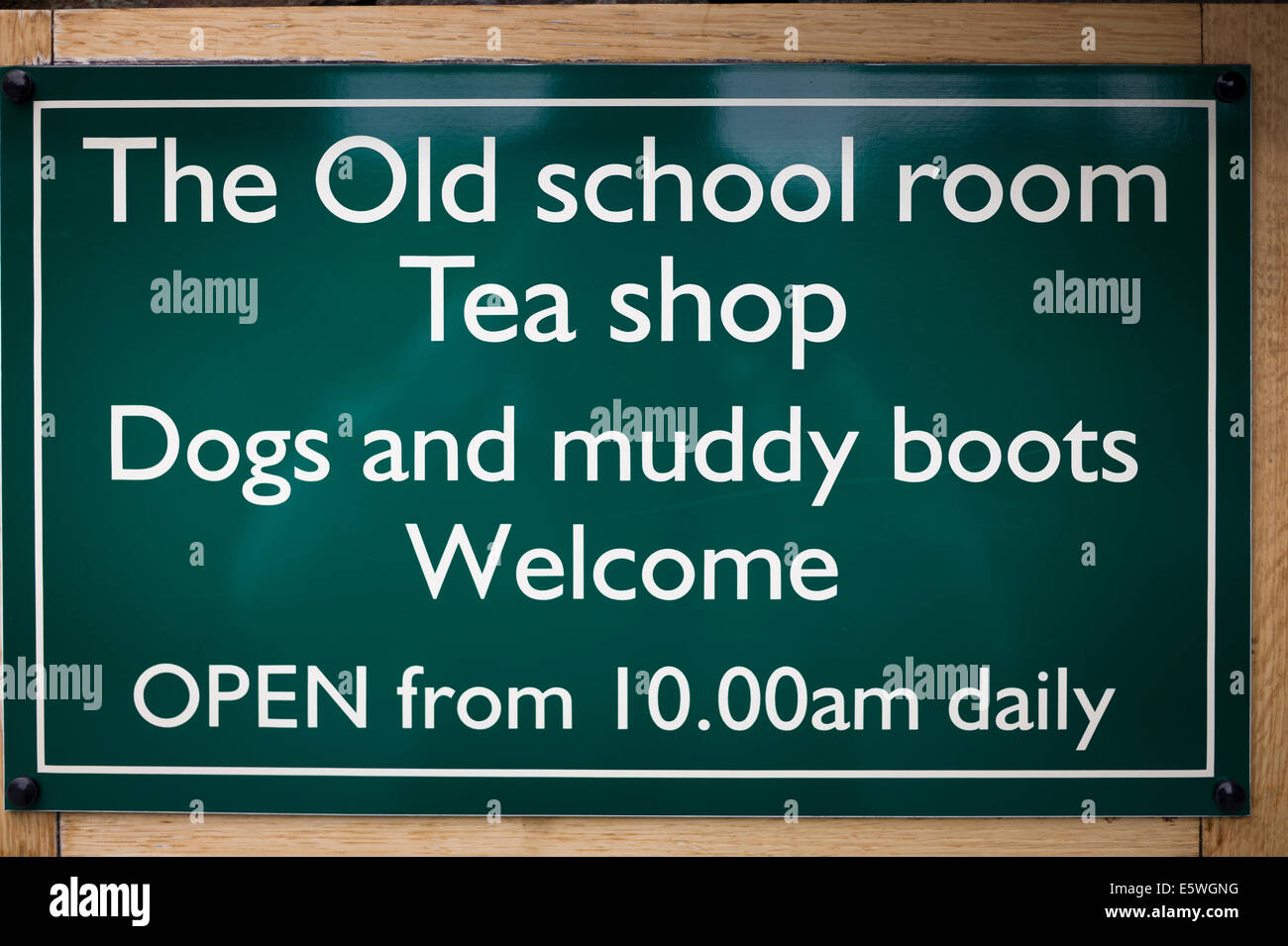 Welcome to cumbria sign hi-res stock photography and images - Alamy