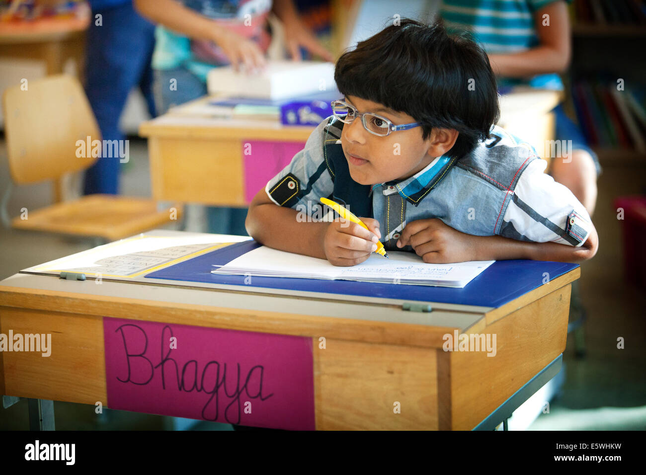 Primary school class writing hi-res stock photography and images - Alamy