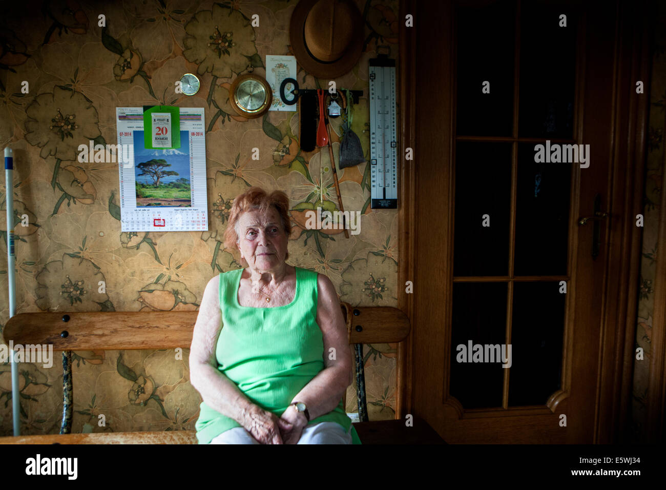 Elderly alzheimer hi-res stock photography and images - Alamy