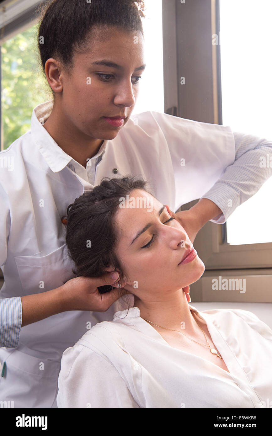 Chiropractics hi-res stock photography and images - Alamy