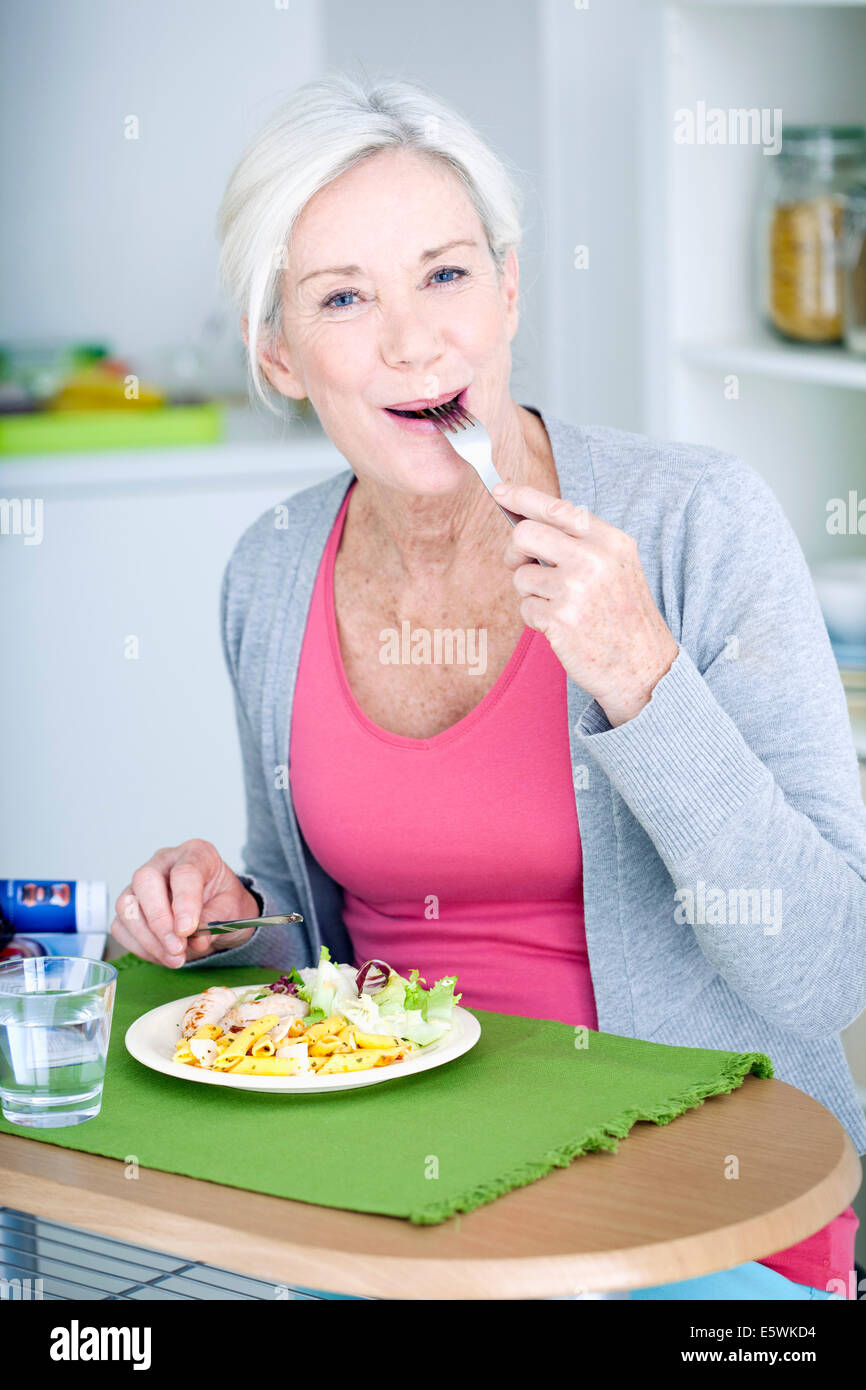 Elderly and balance hi-res stock photography and images - Alamy