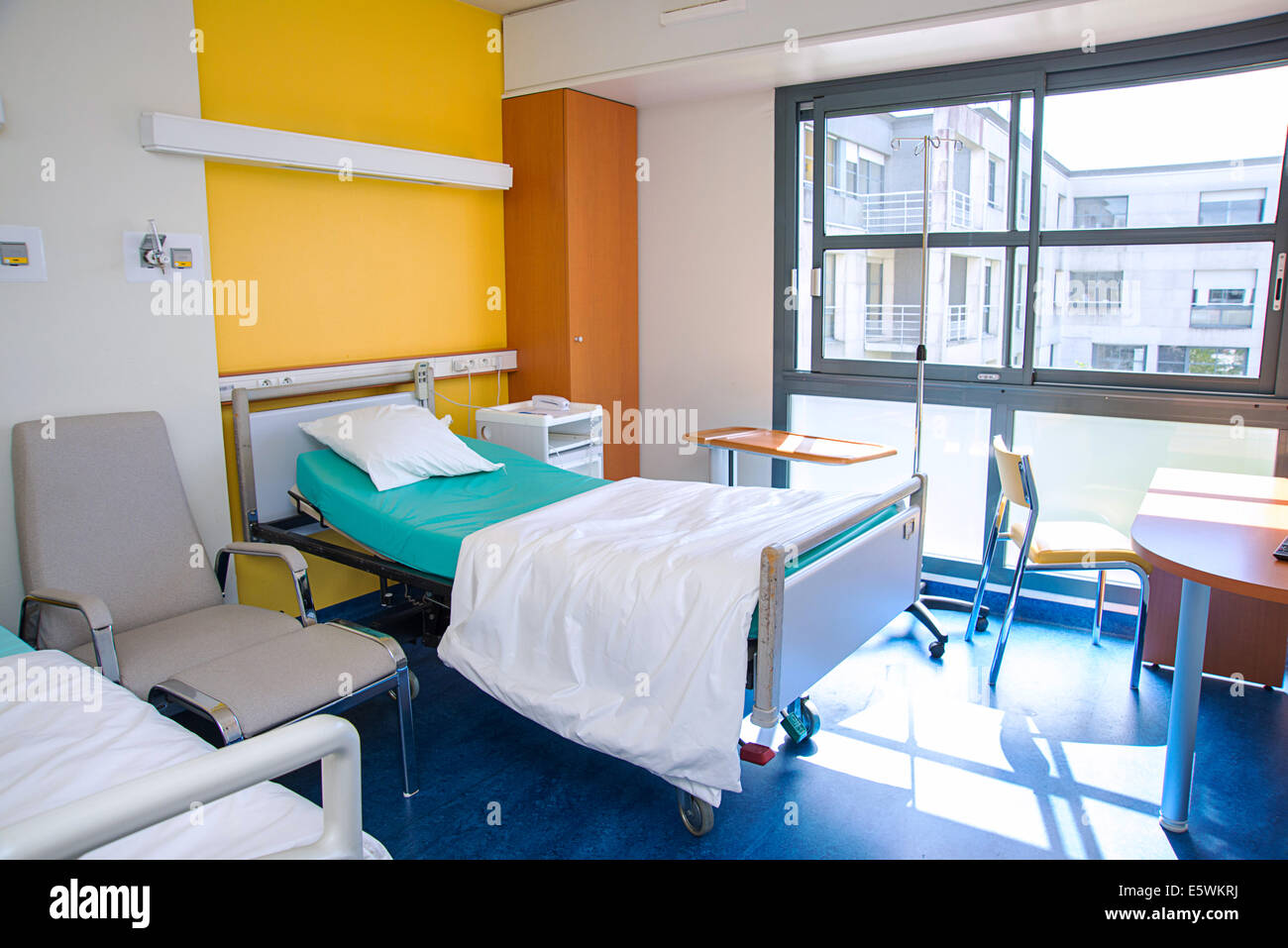 Interior of hospital room hi-res stock photography and images - Alamy
