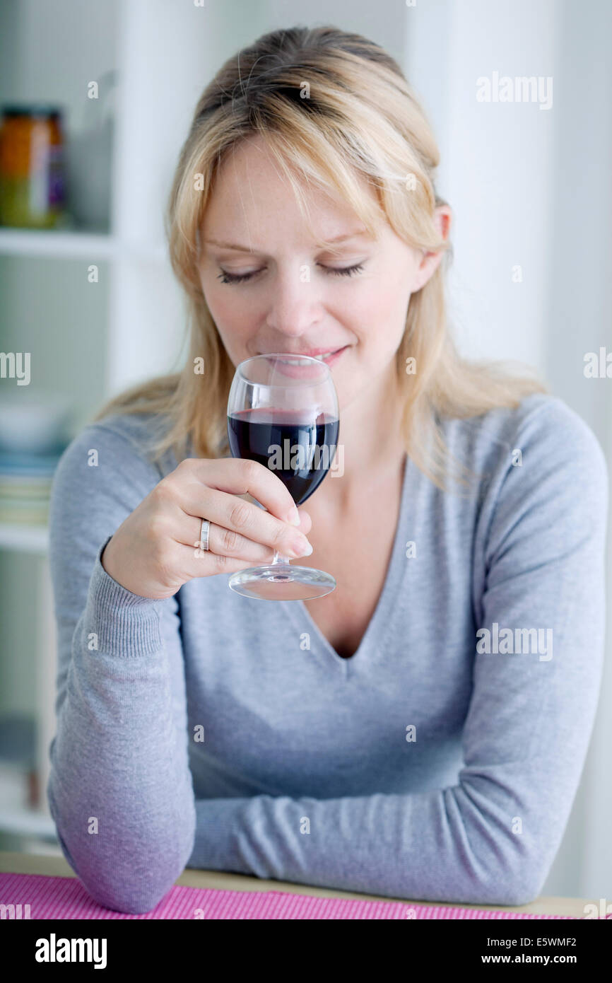 Female drinking wine hi-res stock photography and images - Alamy