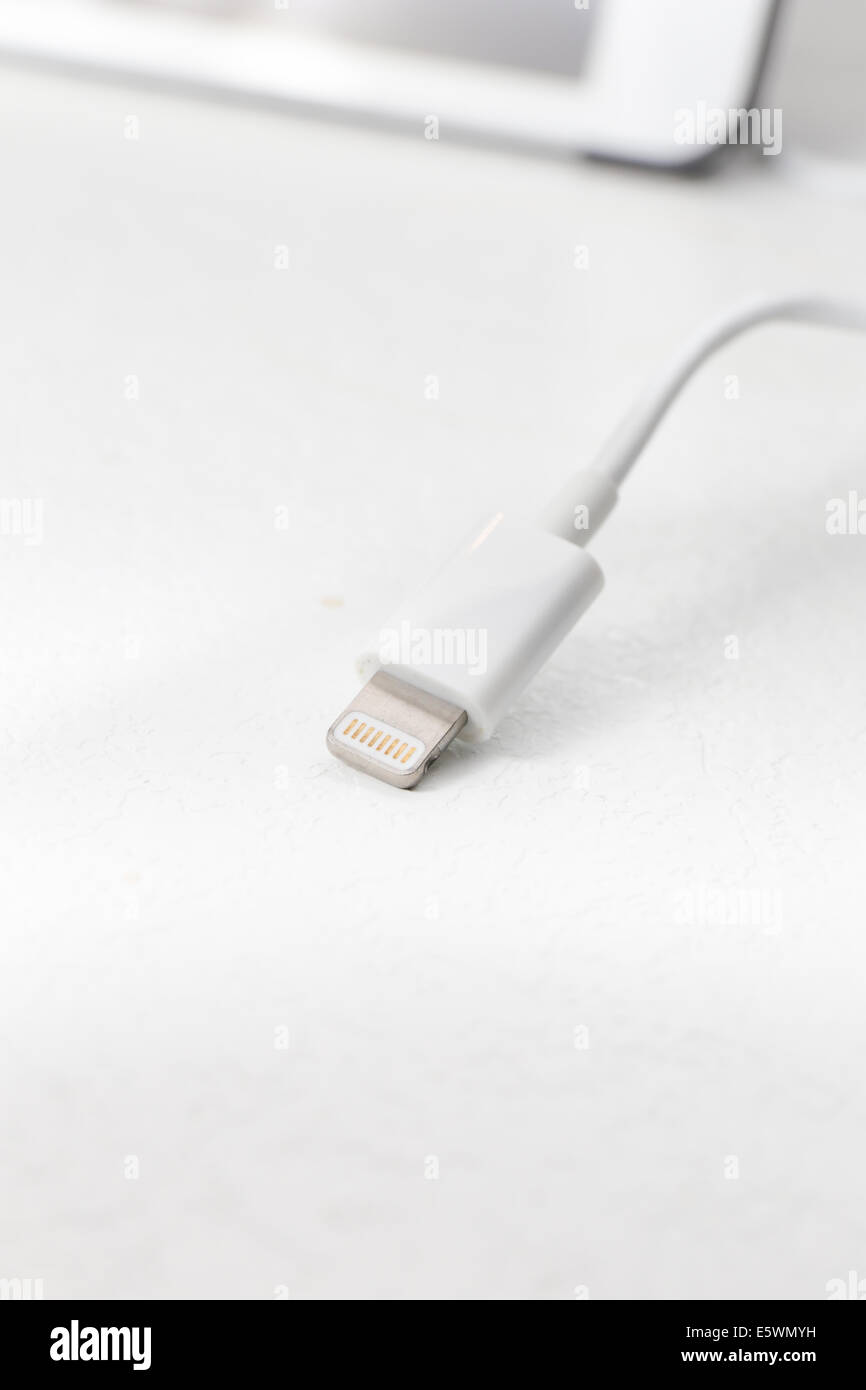 Ipad charging hi-res stock photography and images - Alamy