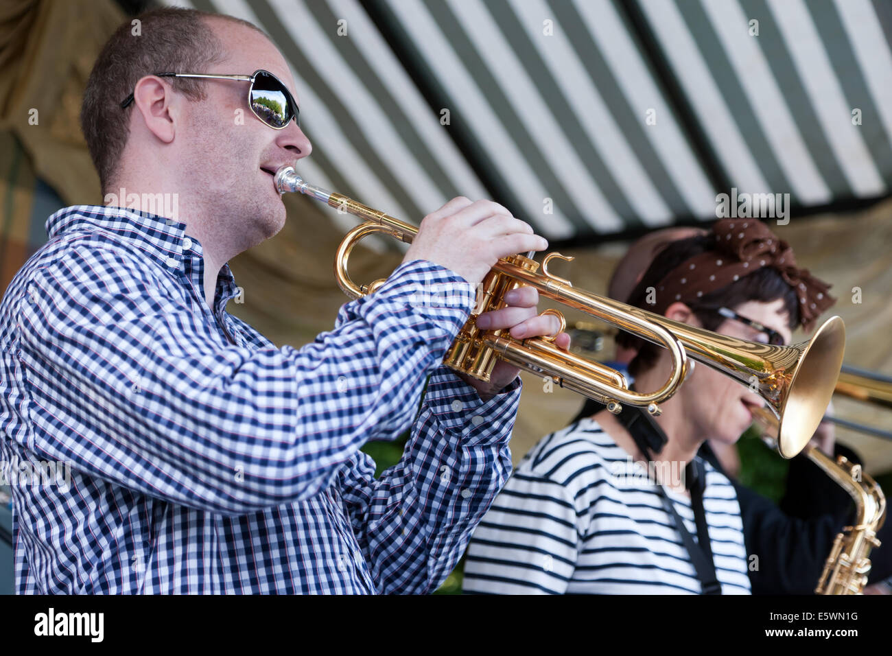 Brass section hi-res stock photography and images - Alamy