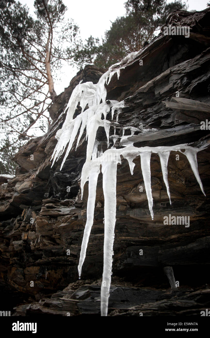 Iced up rocks hi-res stock photography and images - Alamy